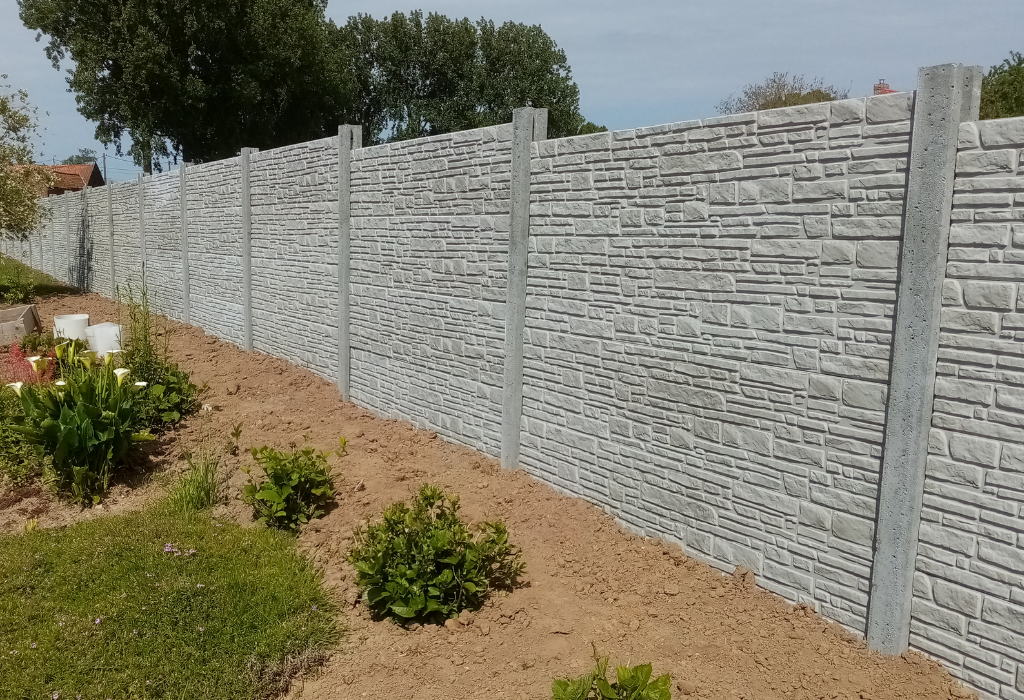 Réalisation de clôtures béton – Vente et pose de tous types de clôtures